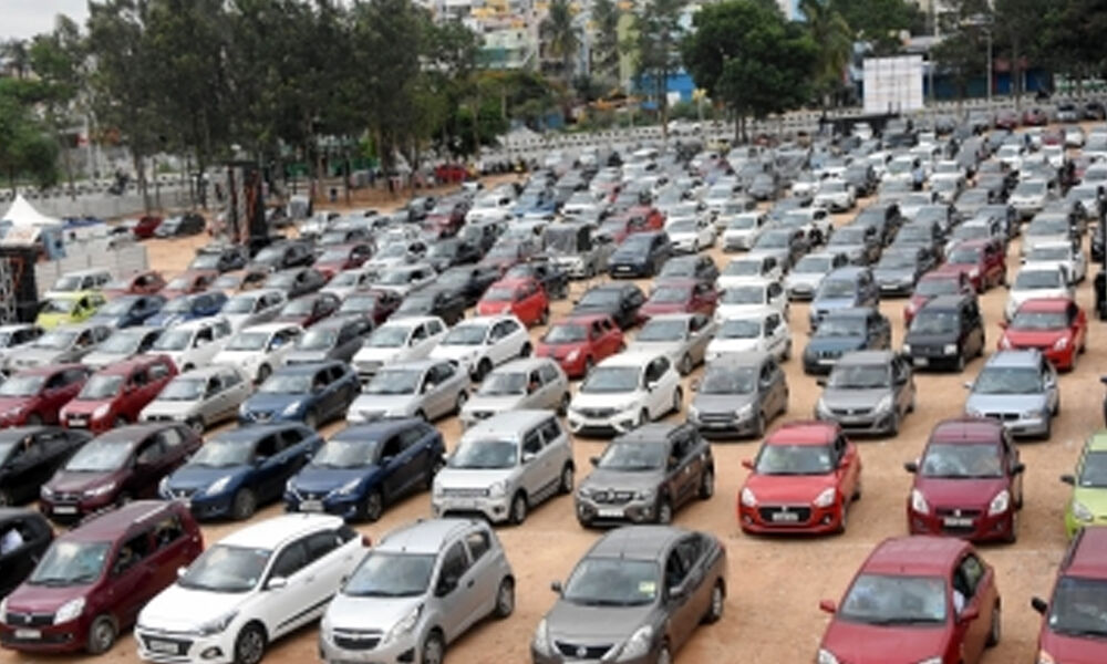 Festive season sequentially lifts November auto retail sales