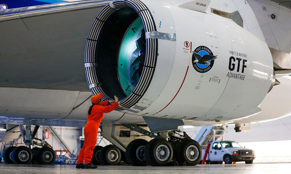 Pratt & Whitney unveils new fuel-efficient engine for Airbus A320neo ...