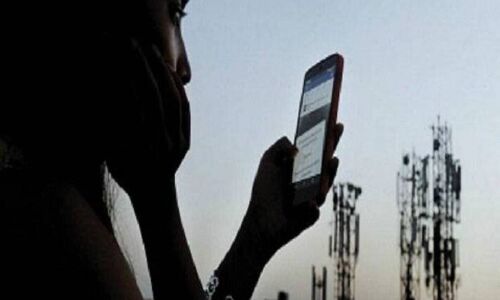 Poor network, low speed plagues mobile phone users