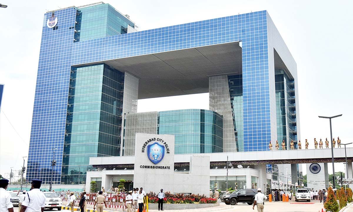 KCR opens Police Integrated Command and Control Centre