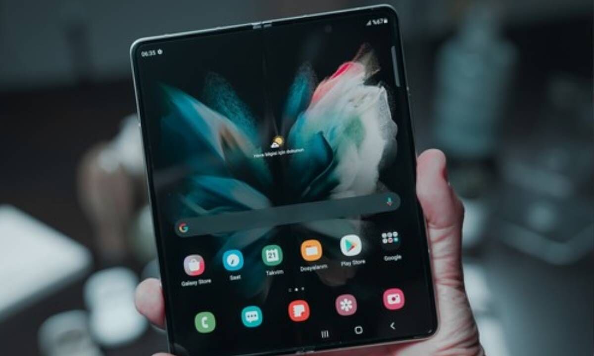 Samsung Galaxy Z TriFold Breaks in Bend Test: Durability Concerns Rise