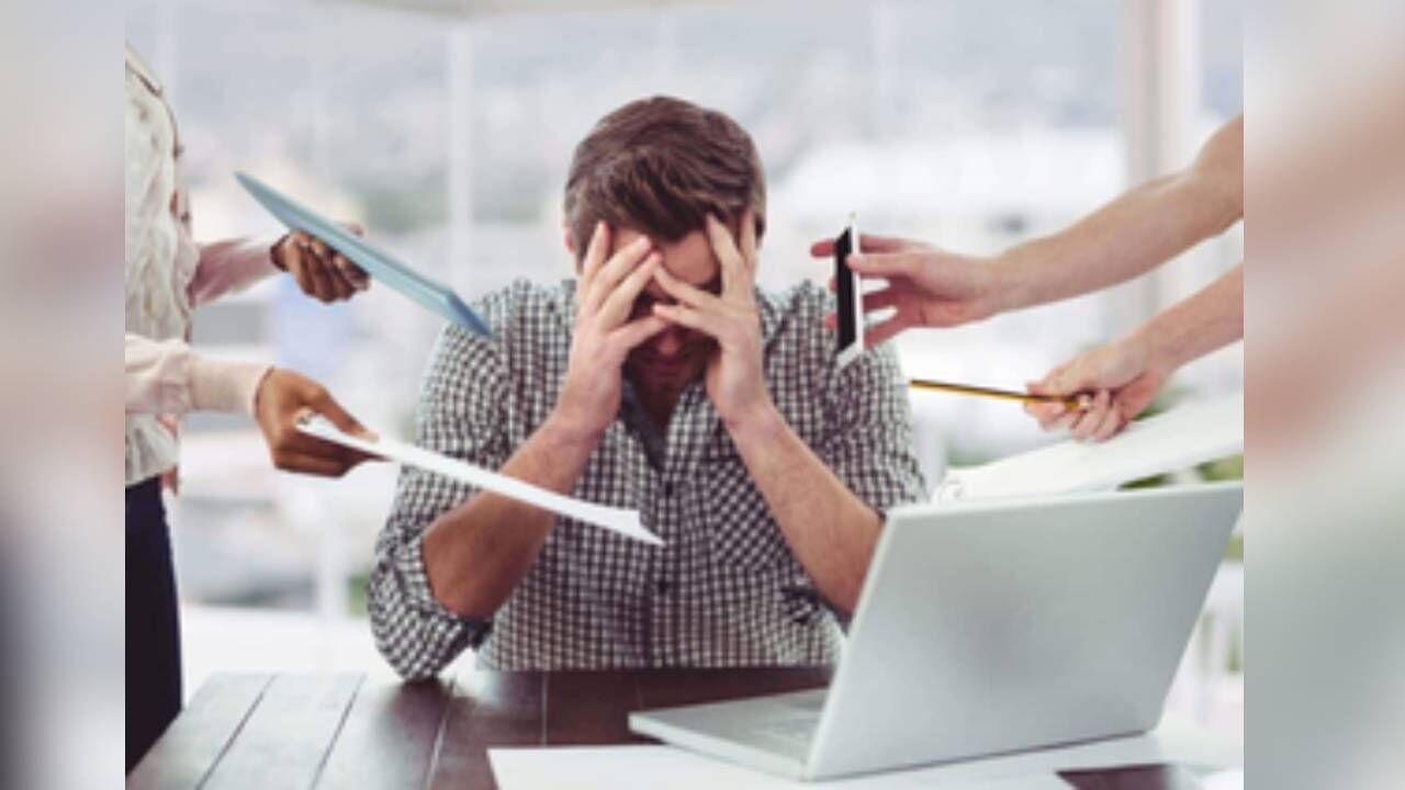 Fatigue, Insomnia Early Signs To Watch Out For Burnout At Workplace ...
