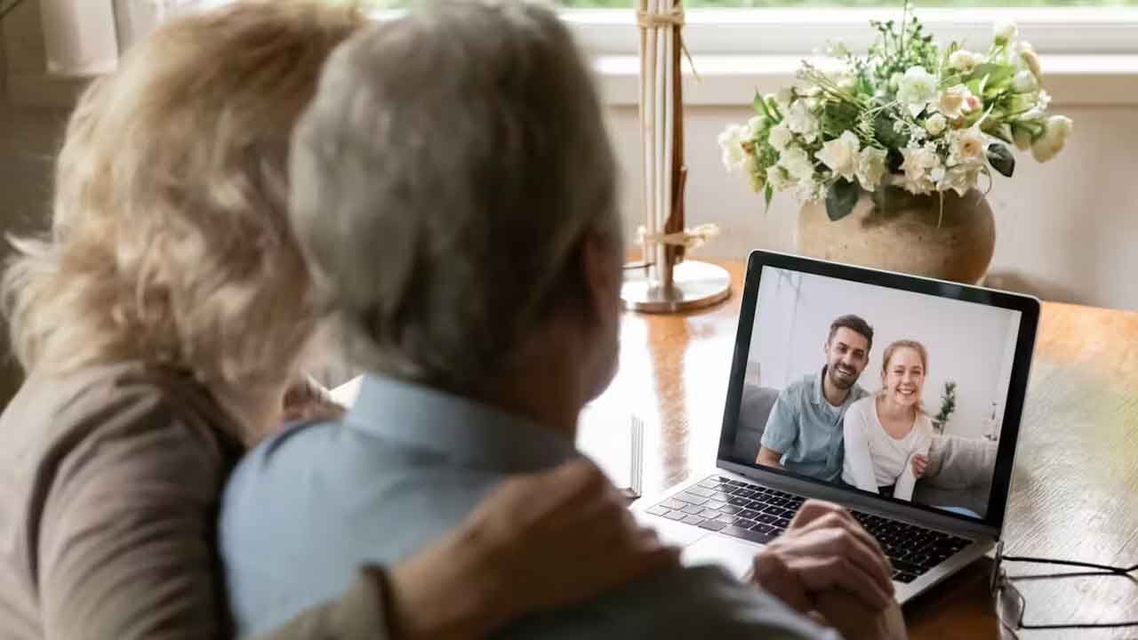How To Navigate Challenges Of Long-Distance Caregiving How To Navigate Challenges Of Long-Distance Caregiving