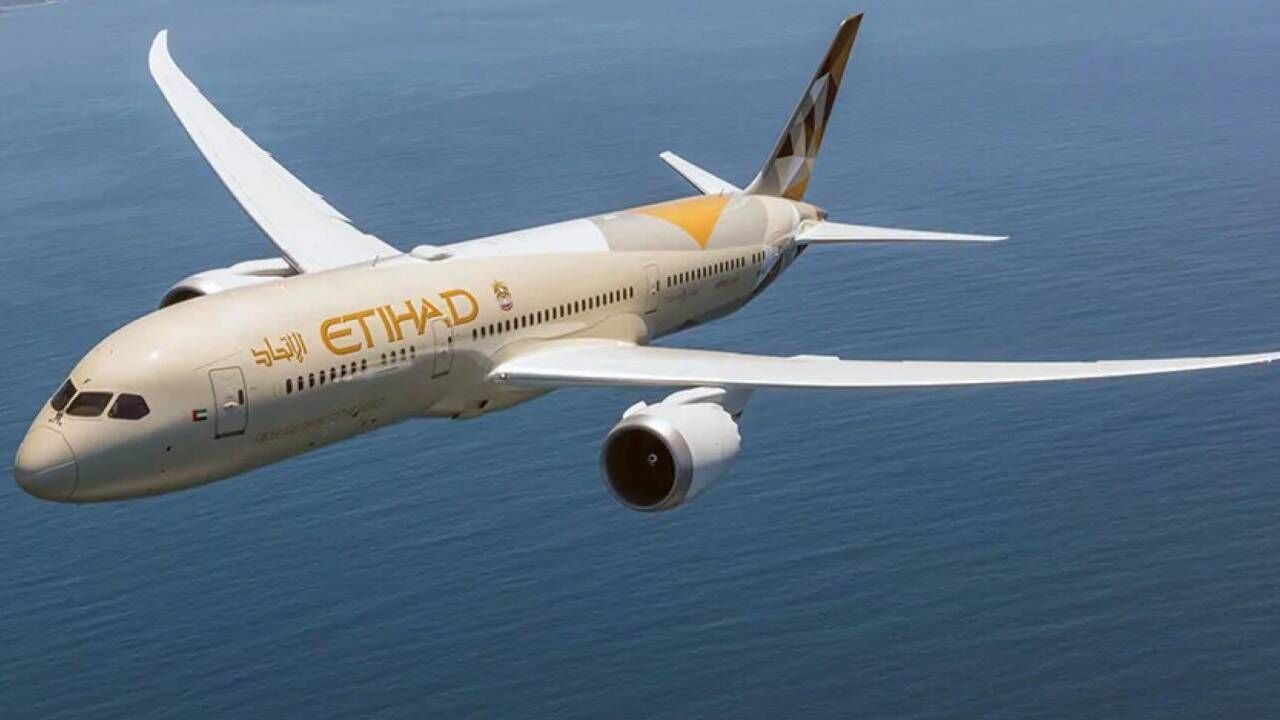 Etihad Urges Boeing 787 Pilots to Inspect Fuel Control Switches Amid ...